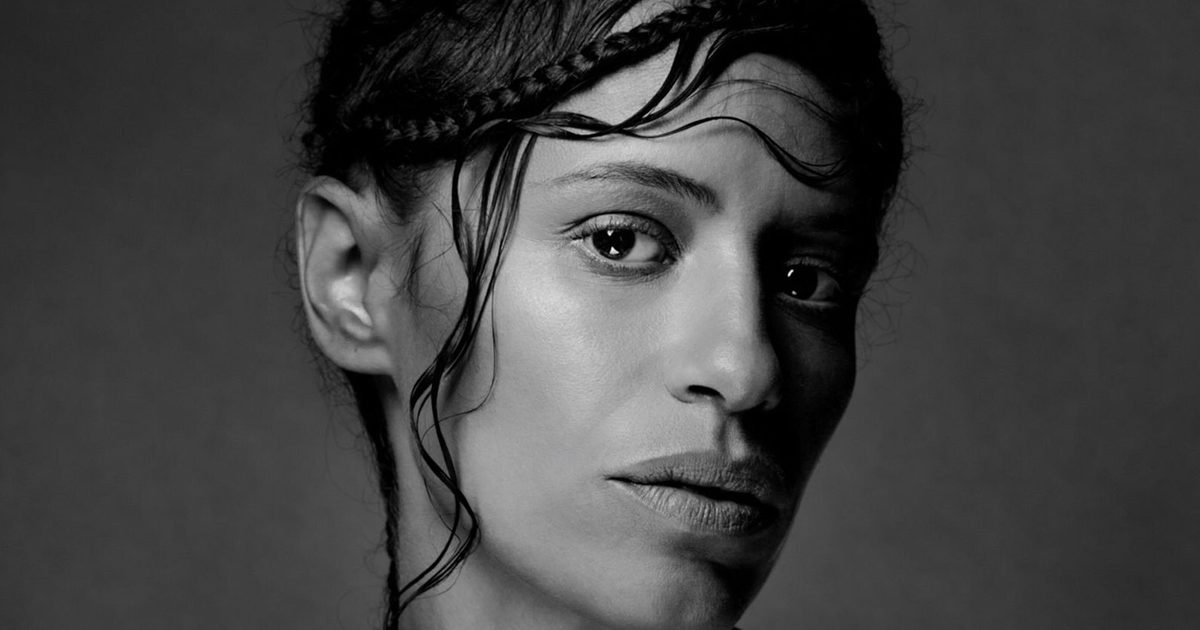 Joyce Muniz Unleashes her Second Solo Album 'Zeitkapsel'